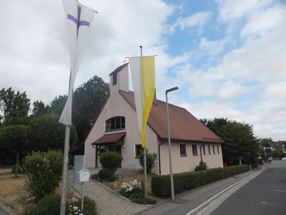 Markt Hahnbach: Evangelisches Gemeindefest lockt zahlreiche Besucher bei herrlichem Sommerwetter
