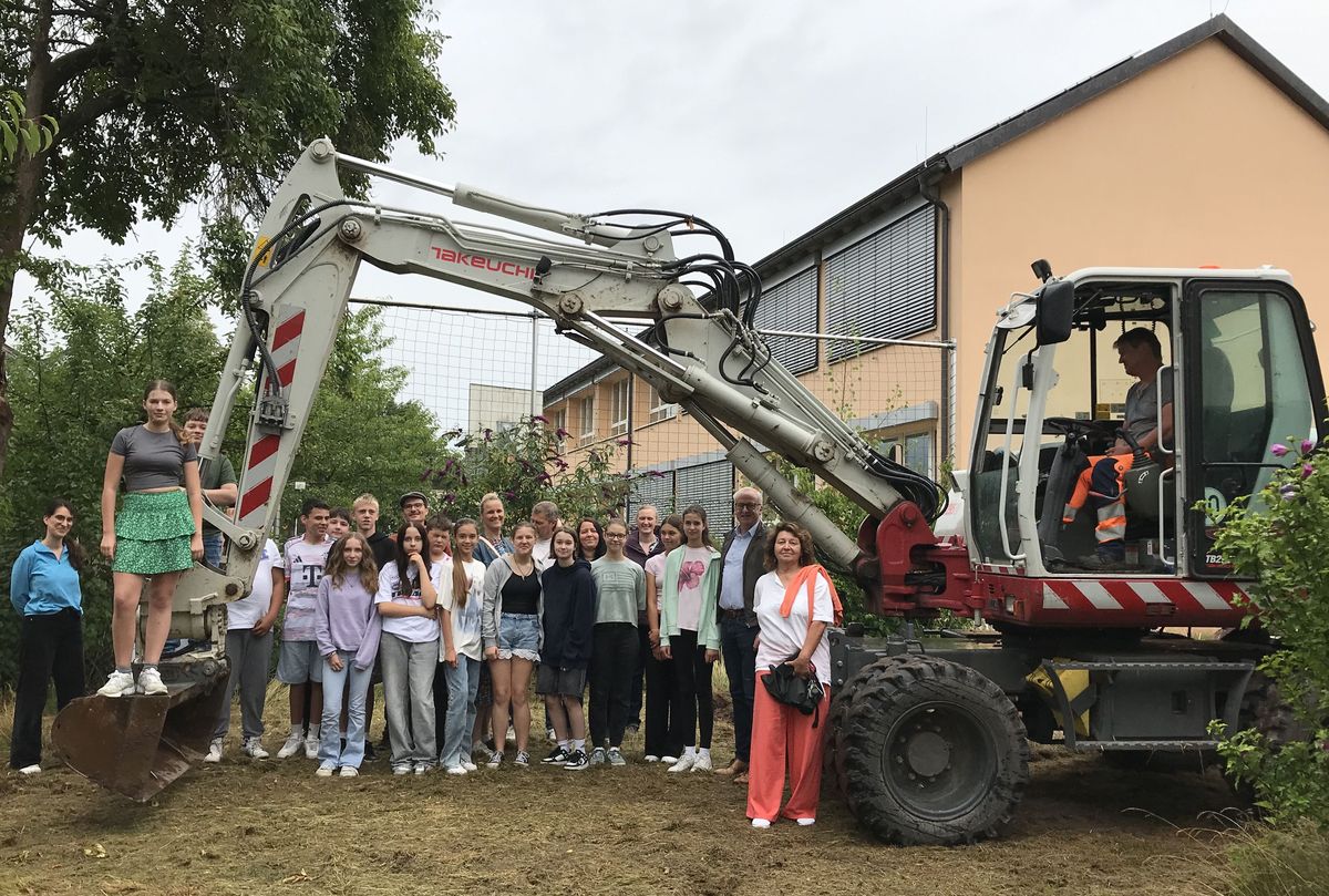 Markt Hahnbach: Spatenstich des grünen Klassenzimmers