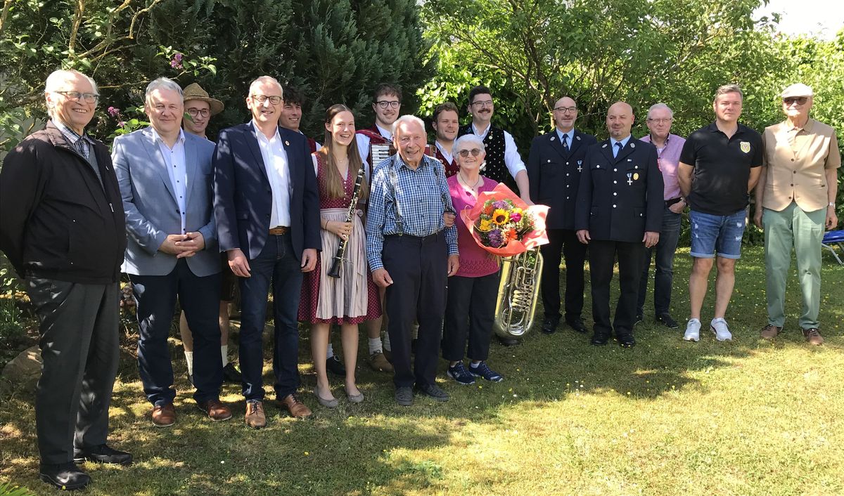 Markt Hahnbach: 90. Geburtstag von Dietmar Schulz